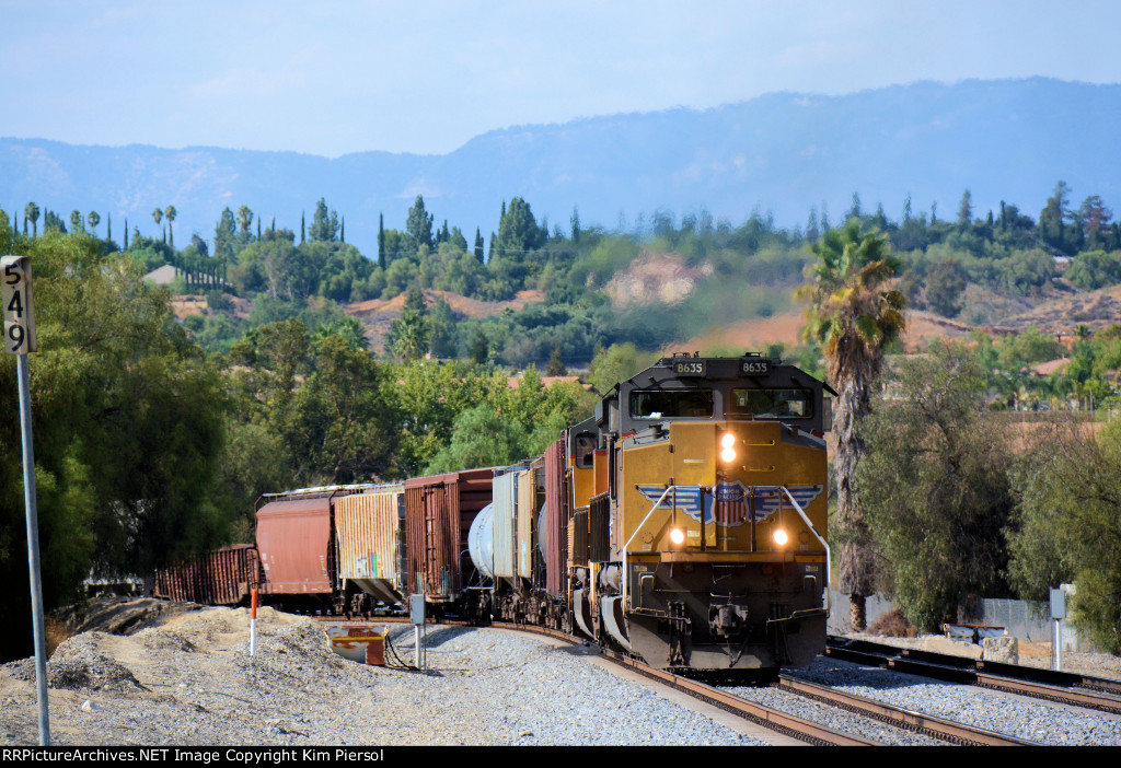 UP 8635 EB Climbing Beaumont Hill